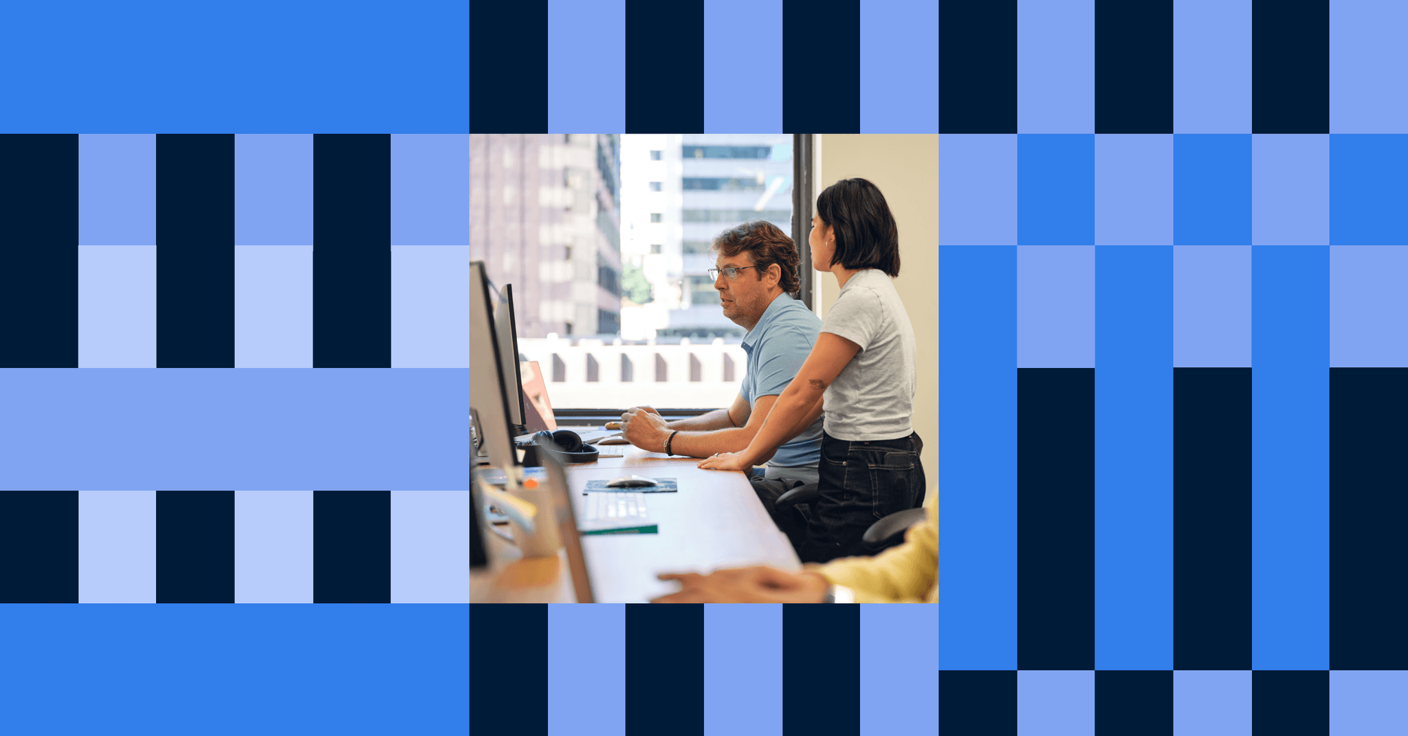 What is live chat? Key benefits & best practices